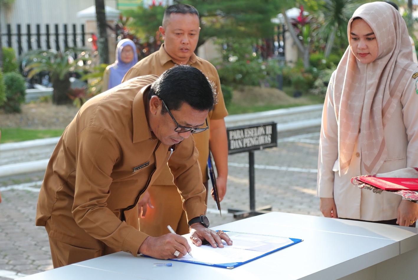 ASN Disdik Aceh Sampaikan Ikrar Netralitas pada Pemilu 2024 - Daerah - THE JURNAL - Berita Terkini