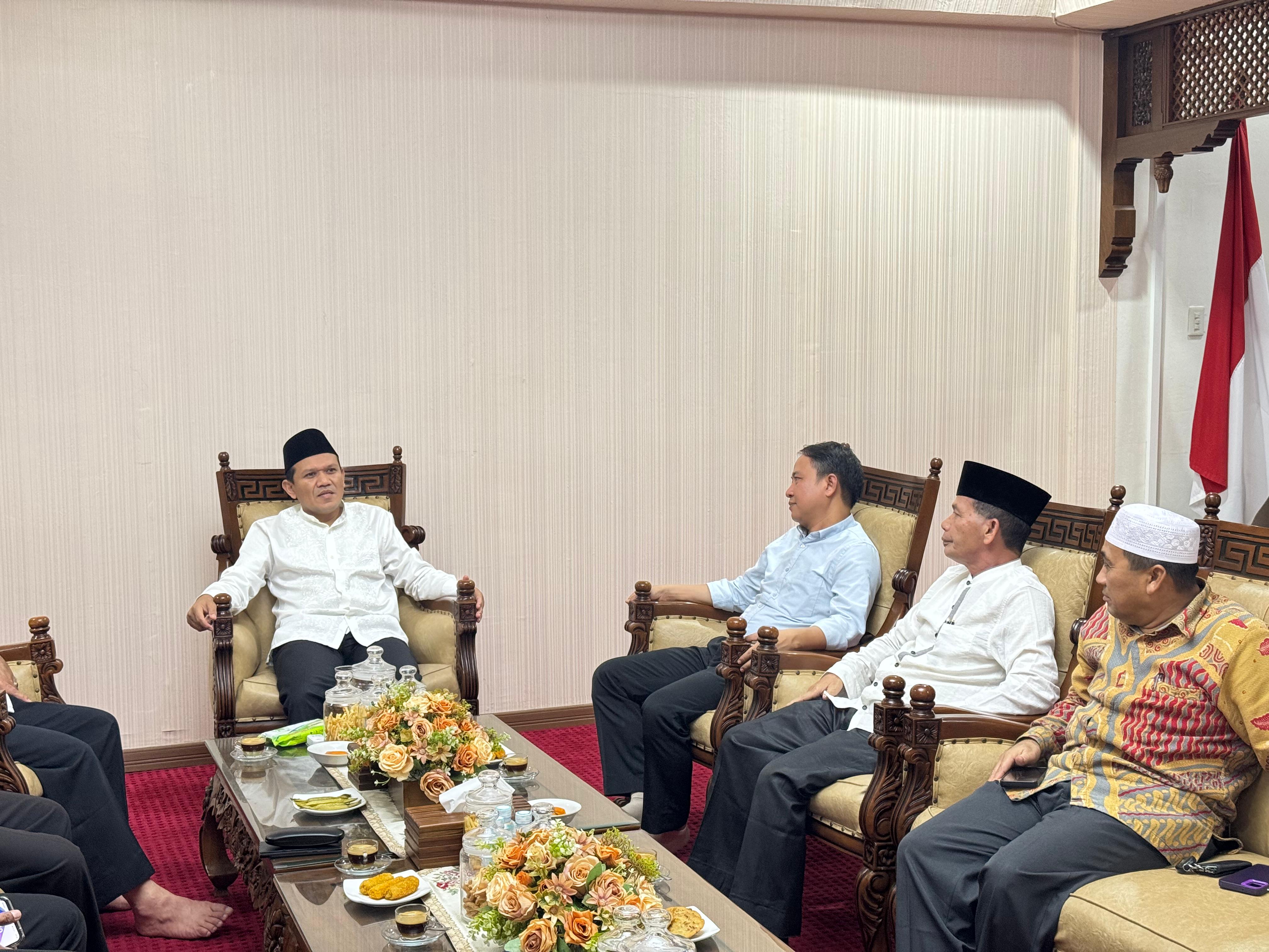 Wagub Sambut Kunjungan Dirjen PHU Kemenag RI, Bahas Peningkatan Kuota Haji dan Peresmian Gedung ...