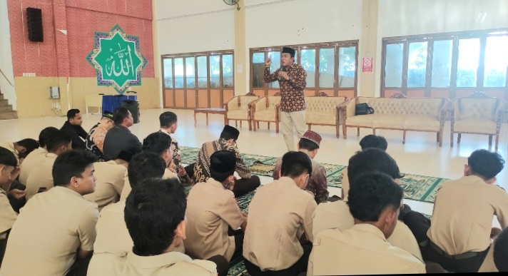 Kacabdisdik Banda Aceh dan Aceh Besar Safari Ramadhan di SMKN 1 Al ...