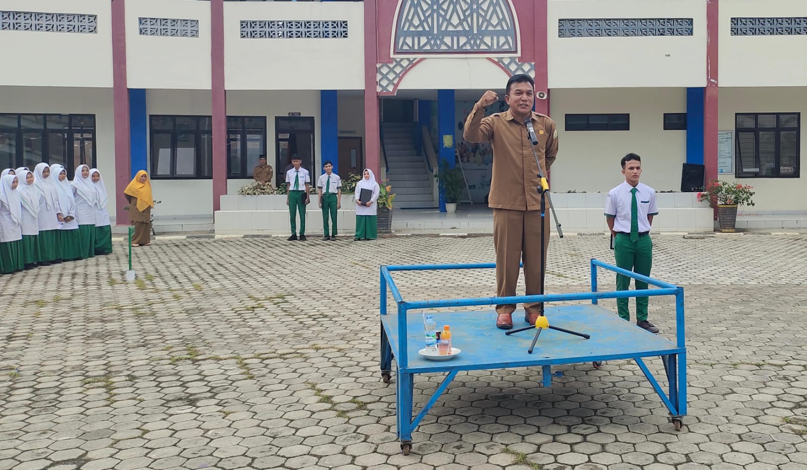 Syarwan Joni Tekankan Pentingnya “Quality Branded” untuk Lulusan SMK ...